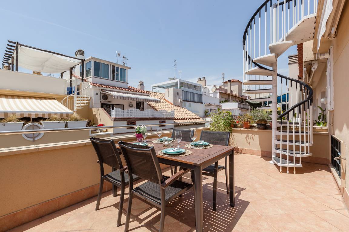 65 M² Apartamento ∙ 2 Habitaciones ∙ 4 Huéspedes - Sitges