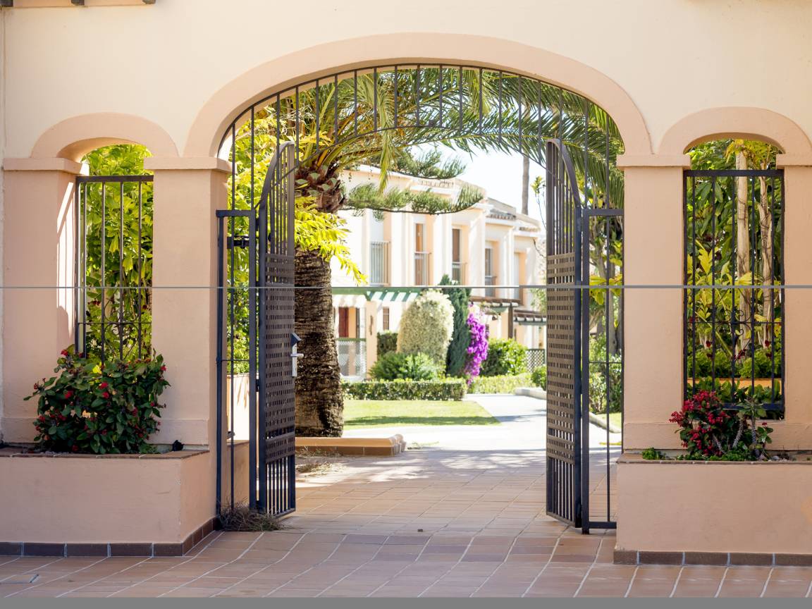 75 M² Apartment ∙ 2 Bedrooms ∙ 6 Guests - Fuengirola