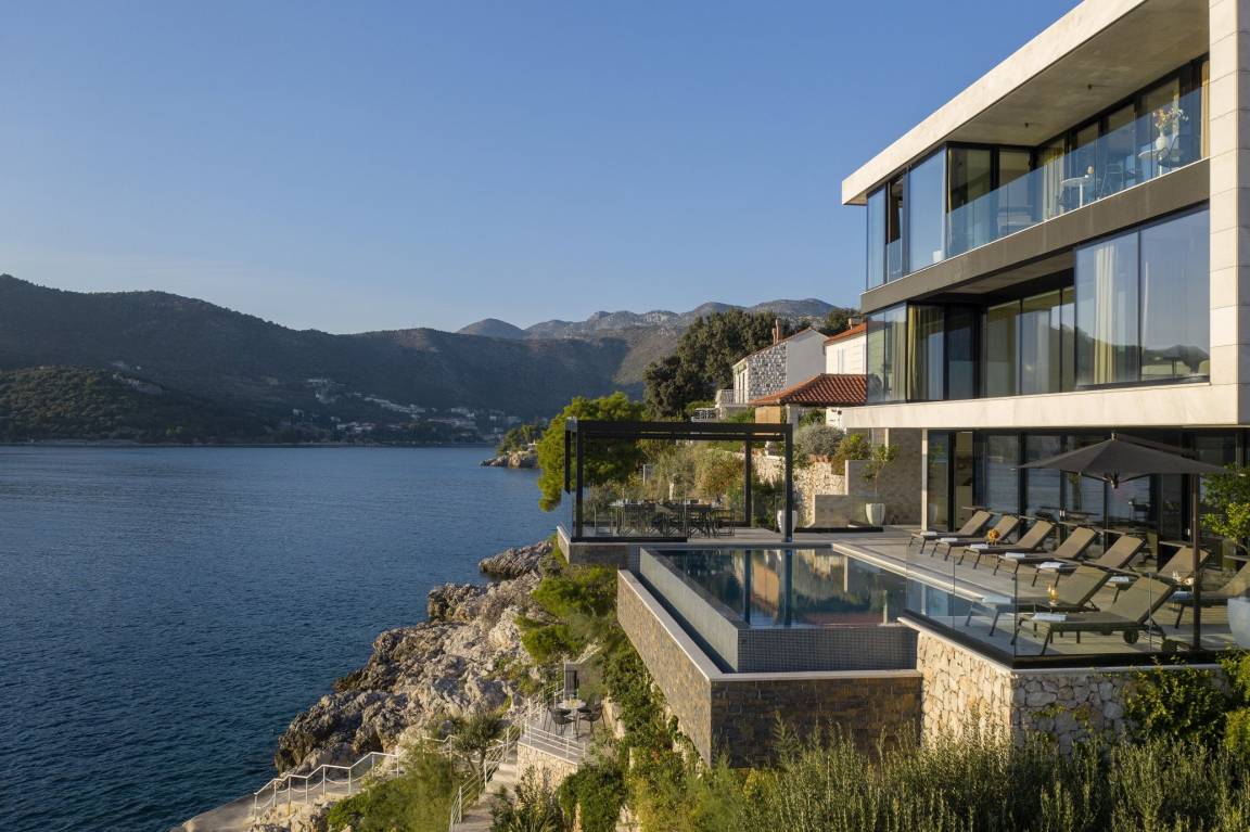 700 M² Villa ∙ 7 Bedrooms ∙ 14 Guests - Dubrovnik
