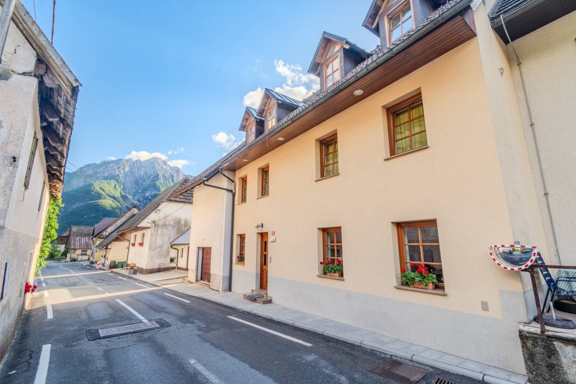 40 M² Ferienwohnung ∙ 1 Schlafzimmer ∙ 4 Gäste - Trenta