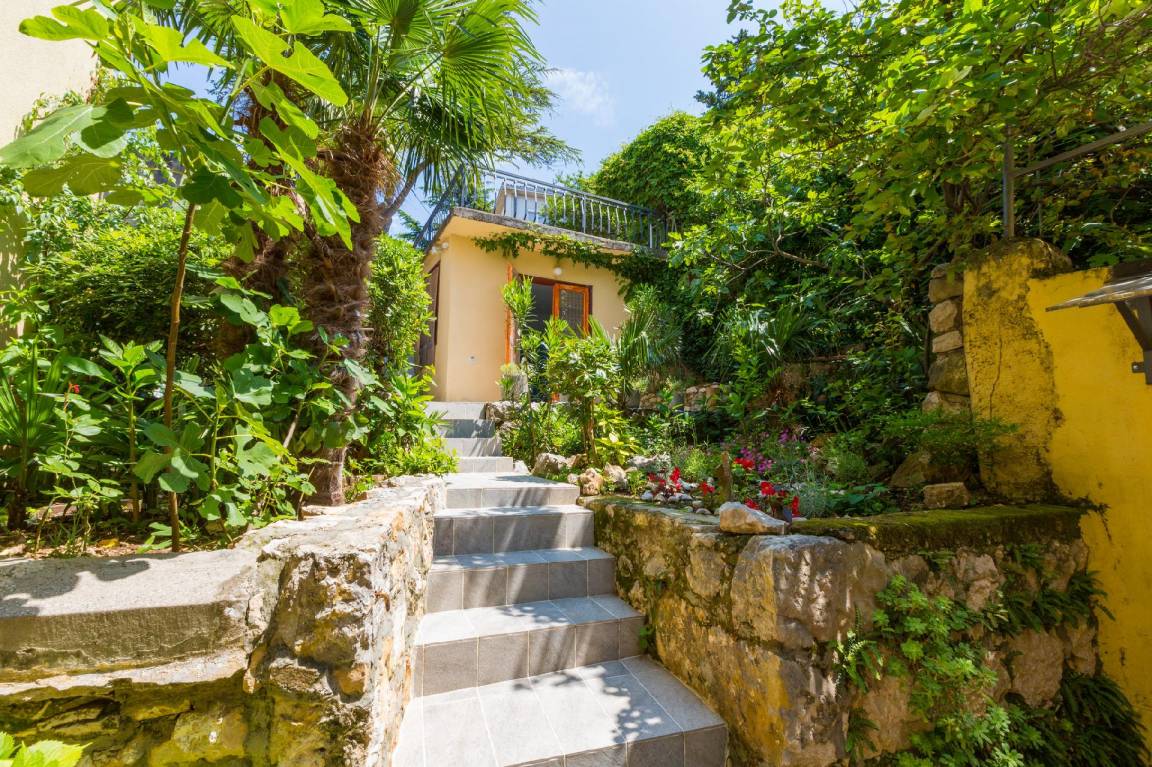 104 M² Ferienhaus ∙ 2 Schlafzimmer ∙ 6 Gäste - Crikvenica