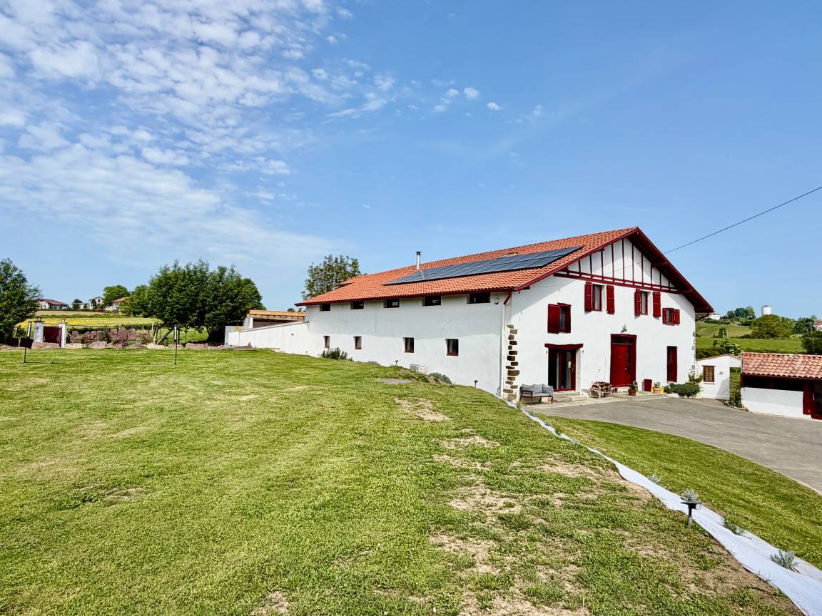 250 M² House ∙ 5 Bedrooms ∙ 12 Guests - Salies-de-Béarn