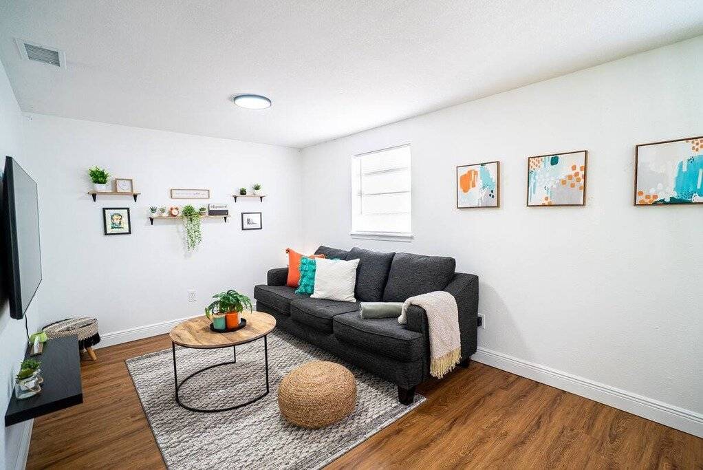 House ∙ 2 Bedrooms ∙ 6 Guests - Tampa, FL