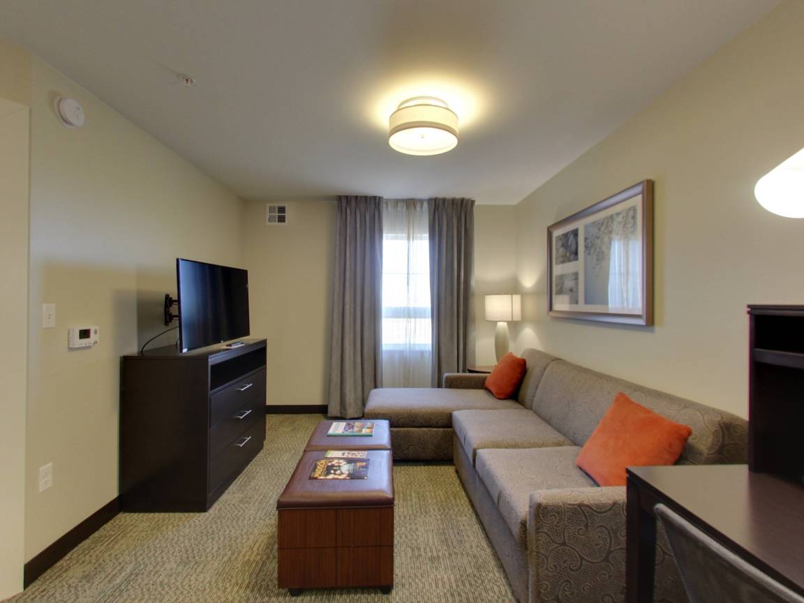 Condo ∙ 1 Bedroom ∙ 4 Guests - Middleton, WI