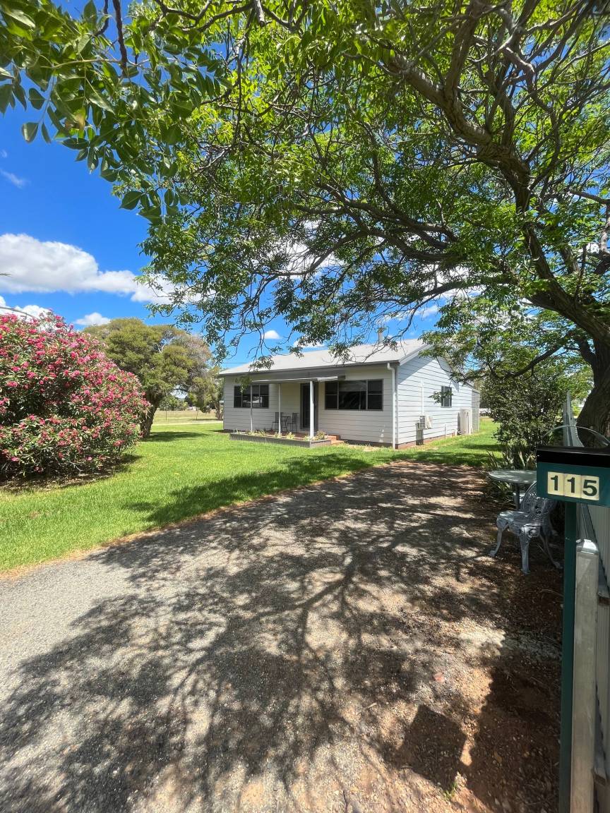 250 M² Casa ∙ 3 Habitaciones ∙ 6 Huéspedes - Parkes