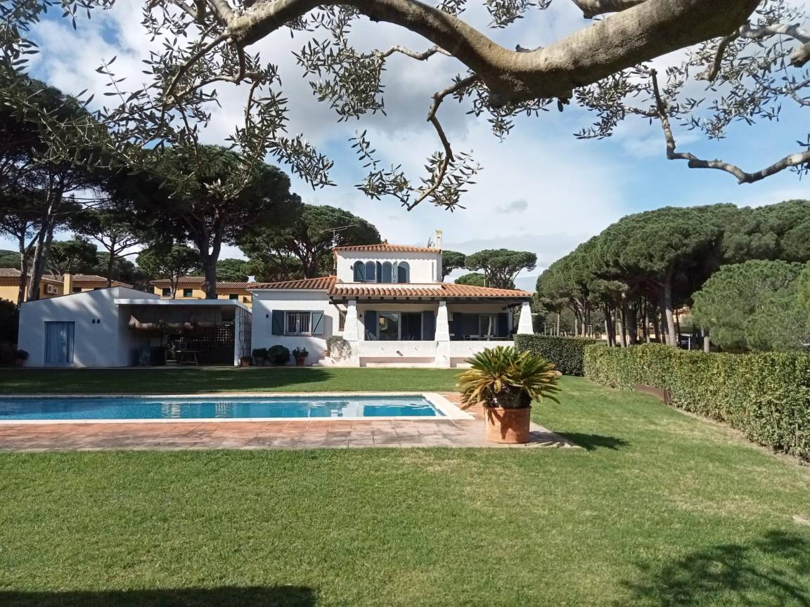 138 M² Casa Rural ∙ 3 Habitaciones ∙ 6 Huéspedes - Pals