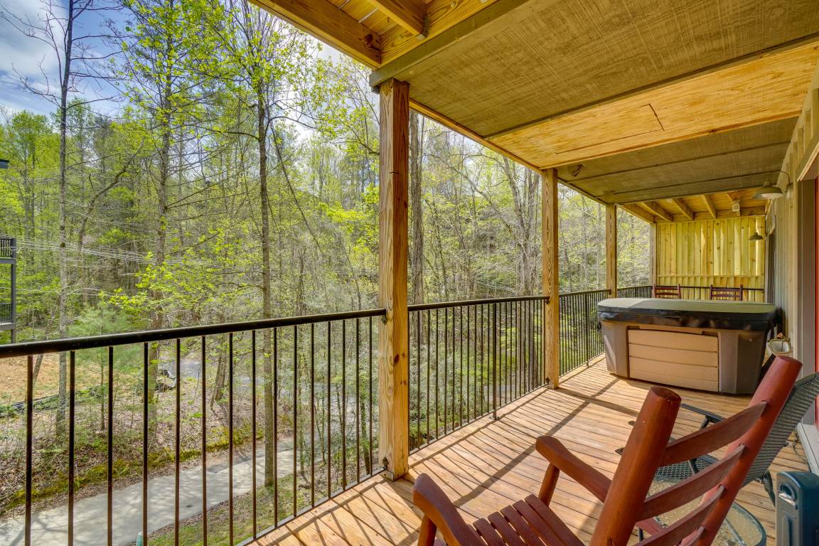 139 M² Huoneisto ∙ 3 Makuuhuonetta ∙ 8 Vierasta - Gatlinburg, TN