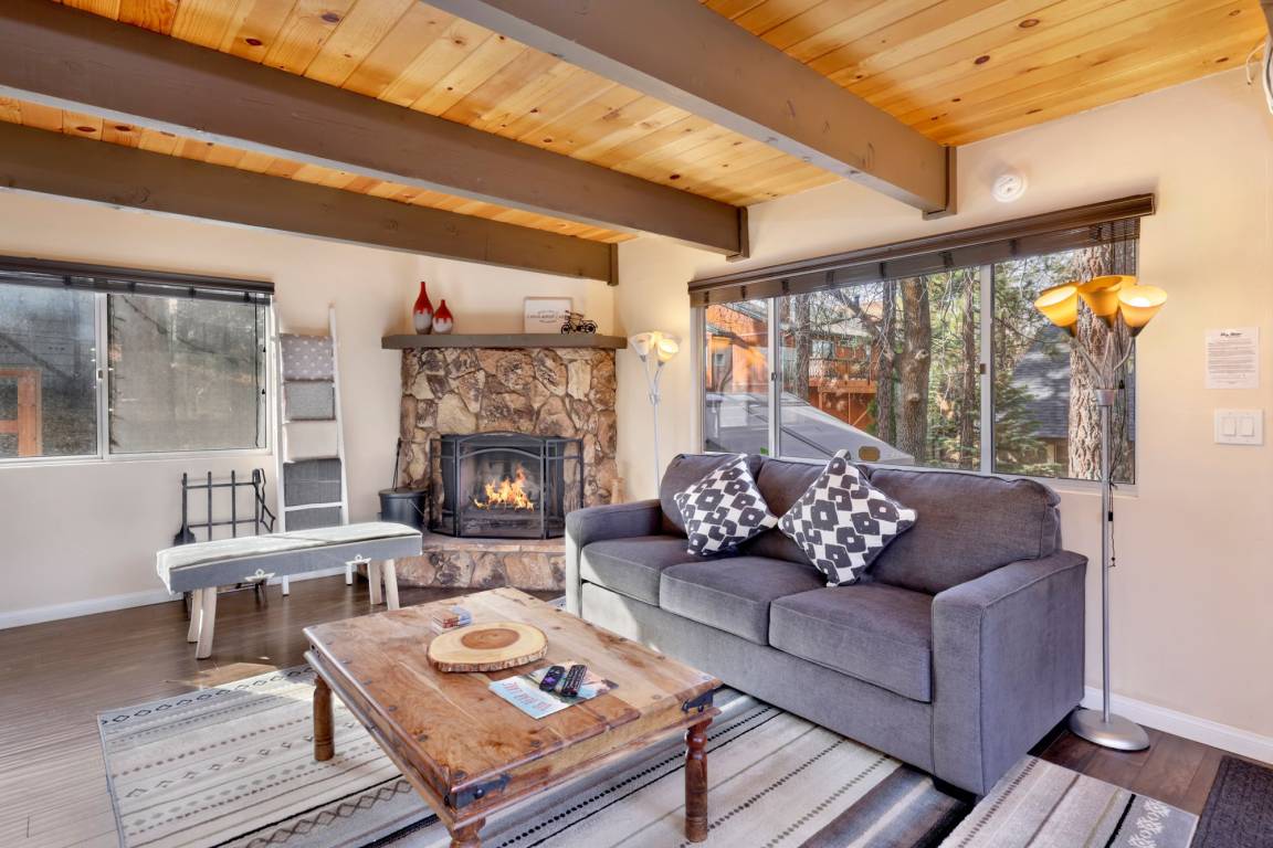 97 M² Cabin ∙ 2 Bedrooms ∙ 8 Guests - California