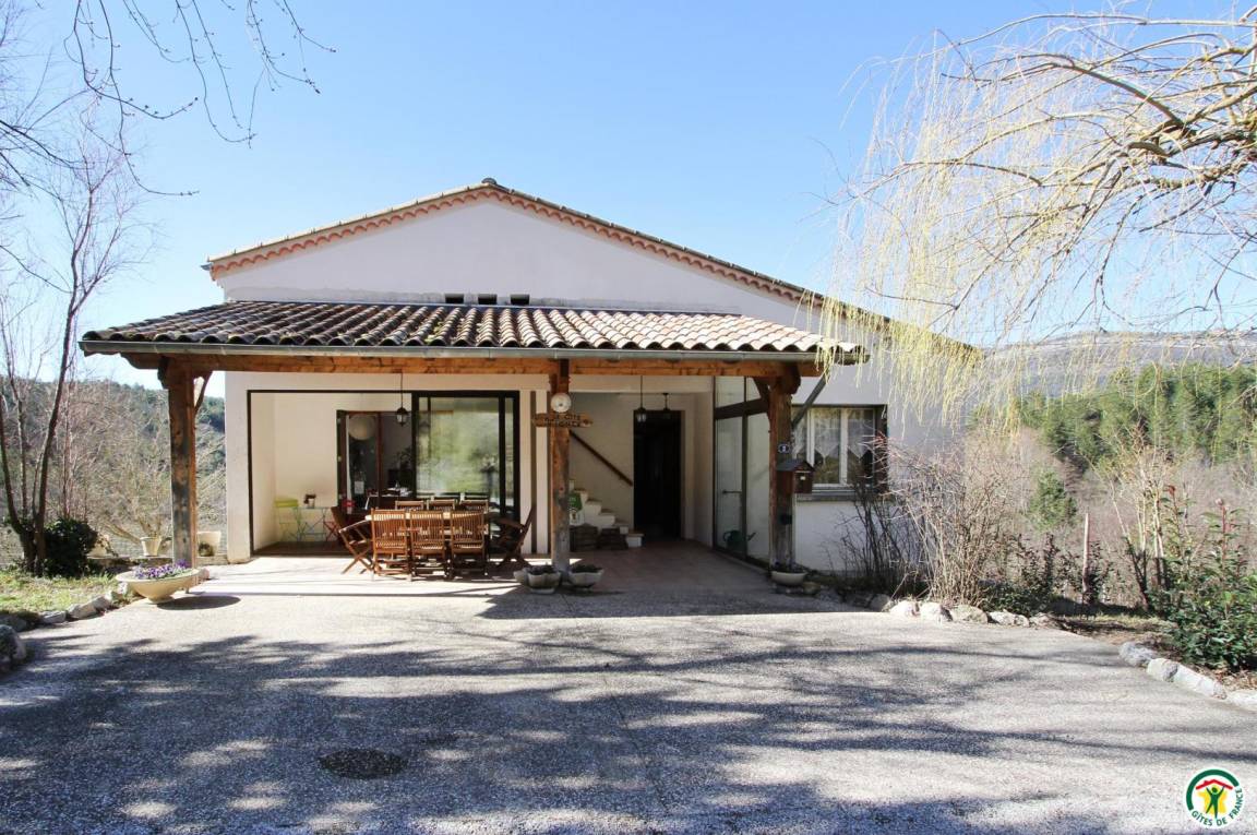 160 M² Gîte ∙ 4 Chambres ∙ 12 Personnes - Die