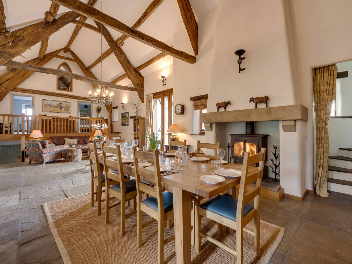 Cottage ∙ 4 Bedrooms ∙ 8 Guests - Newby Bridge