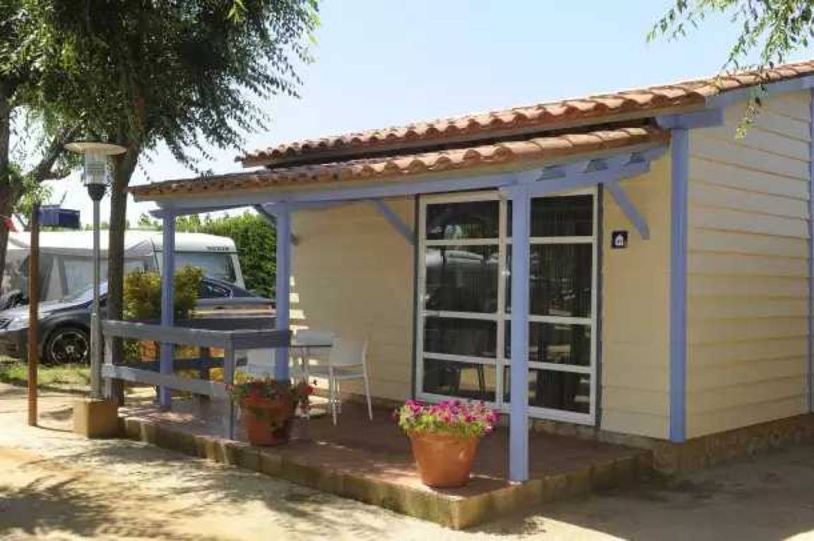 27 M² Camping ∙ 2 Chambres ∙ 6 Personnes - Blanes
