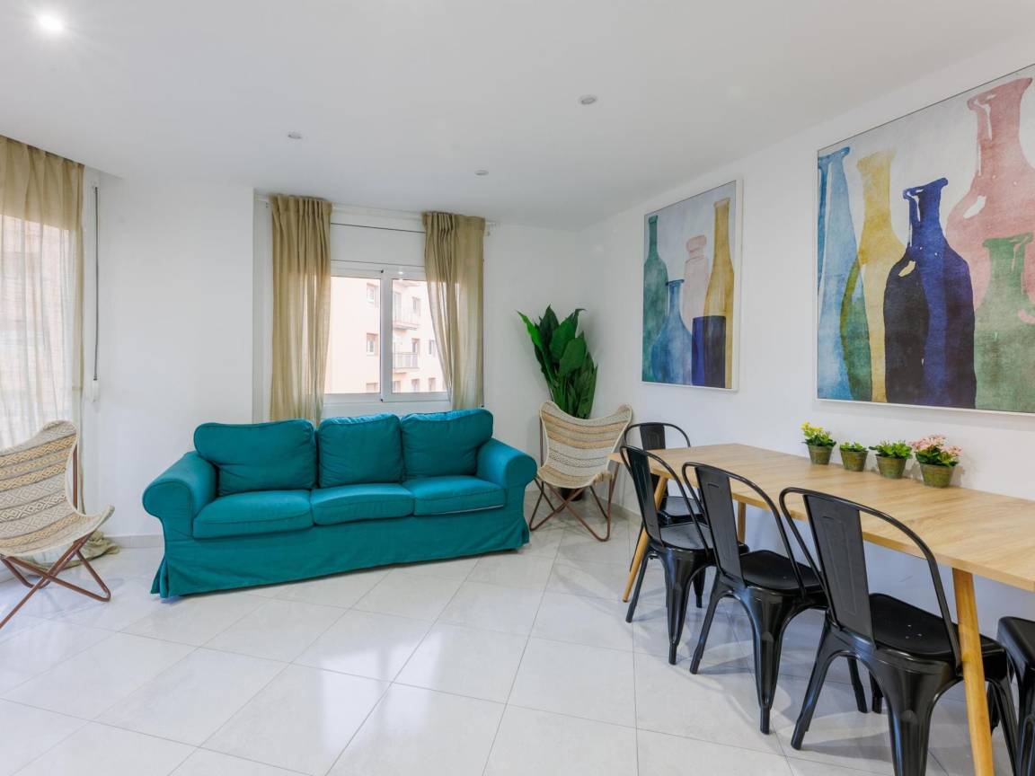 80 M² Appartement ∙ 4 Slaapkamers ∙ 6 Gasten - Mataró