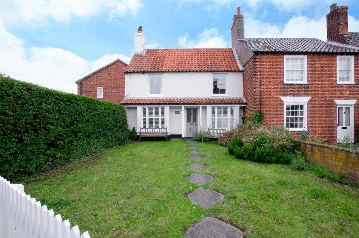 Cottage ∙ 4 Bedrooms ∙ 6 Guests - Southwold