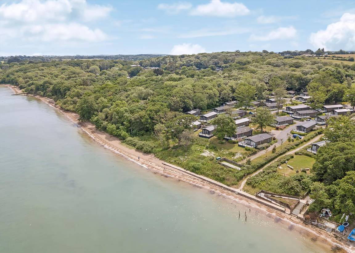 Chalet ∙ 4 Bedrooms ∙ 8 Guests - Isle of Wight