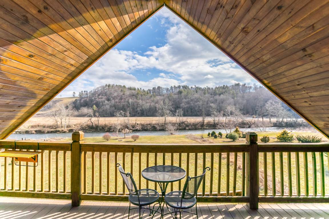 248 M² Cabin ∙ 3 Bedrooms ∙ 10 Guests - West Jefferson, NC