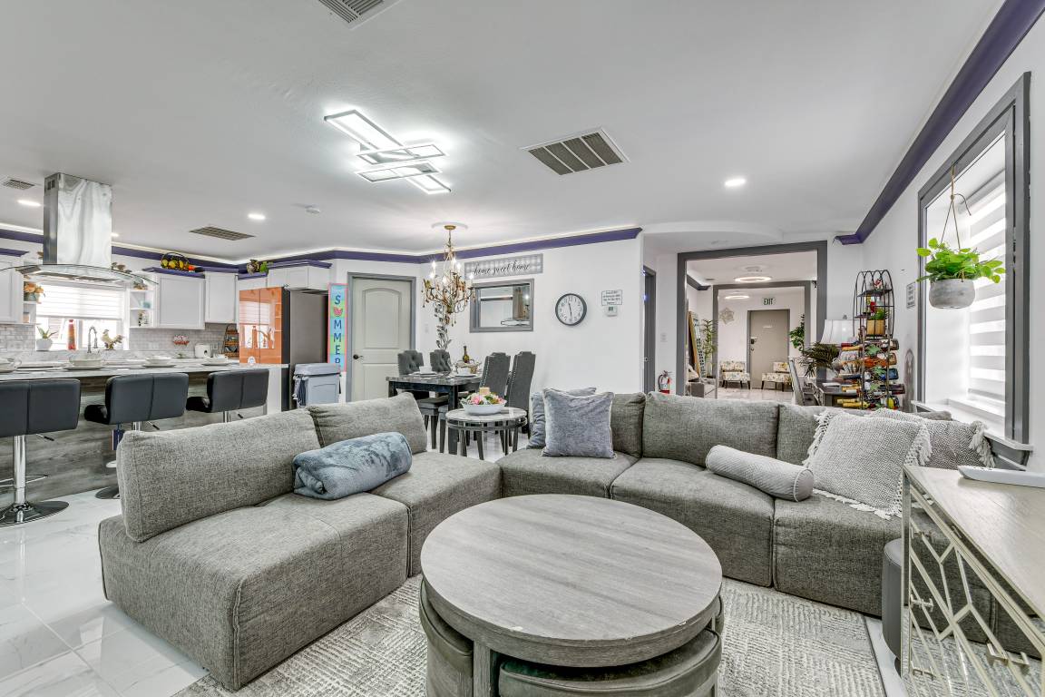 216 M² House ∙ 4 Bedrooms ∙ 12 Guests - Slidell, LA