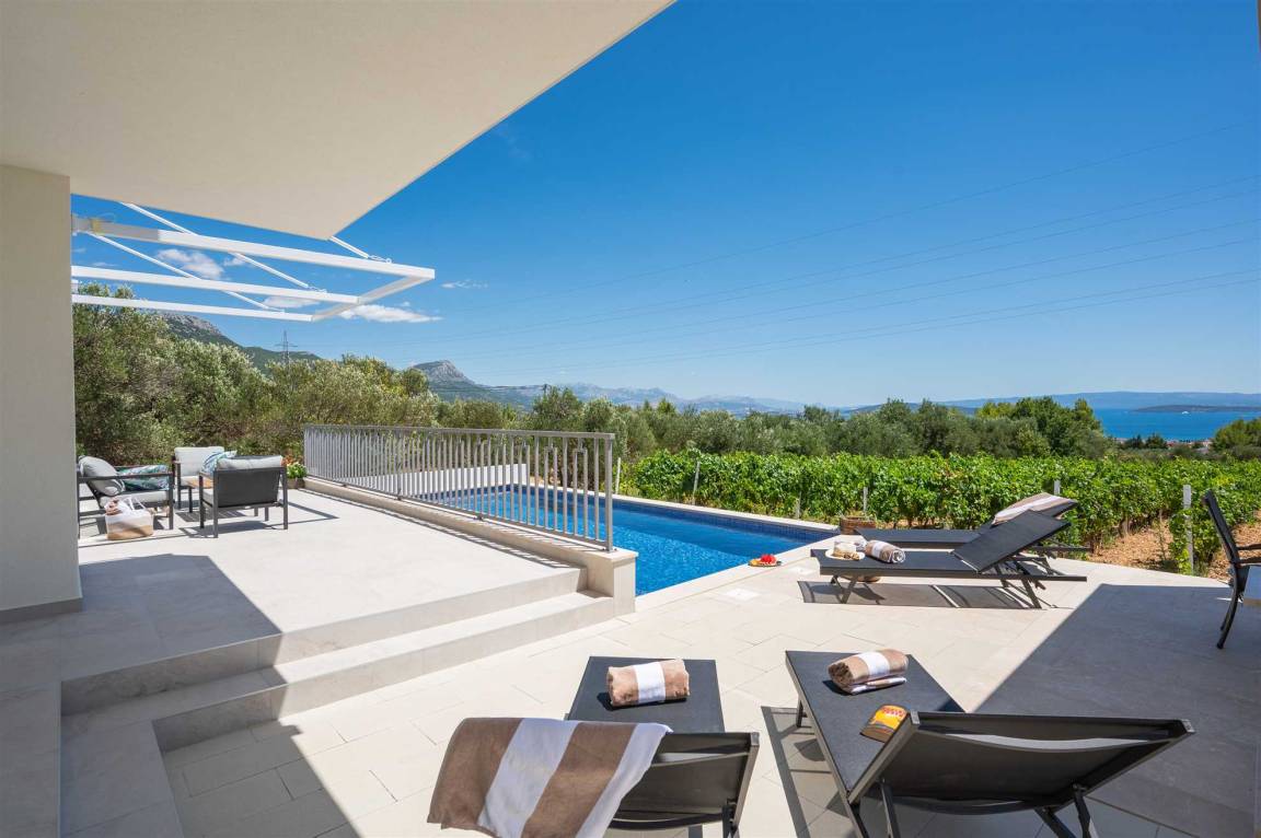 140 M² Villa ∙ 4 Schlafzimmer ∙ 8 Gäste - Split