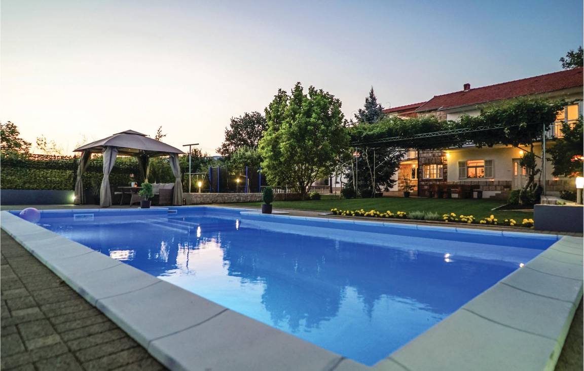 232 M² Casa ∙ 5 Habitaciones ∙ 10 Huéspedes - Croacia