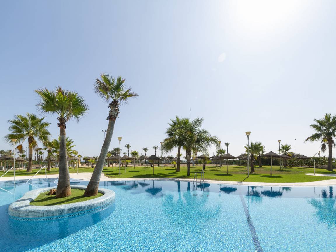66 M² Apartamento ∙ 2 Habitaciones ∙ 4 Huéspedes - Roquetas de Mar