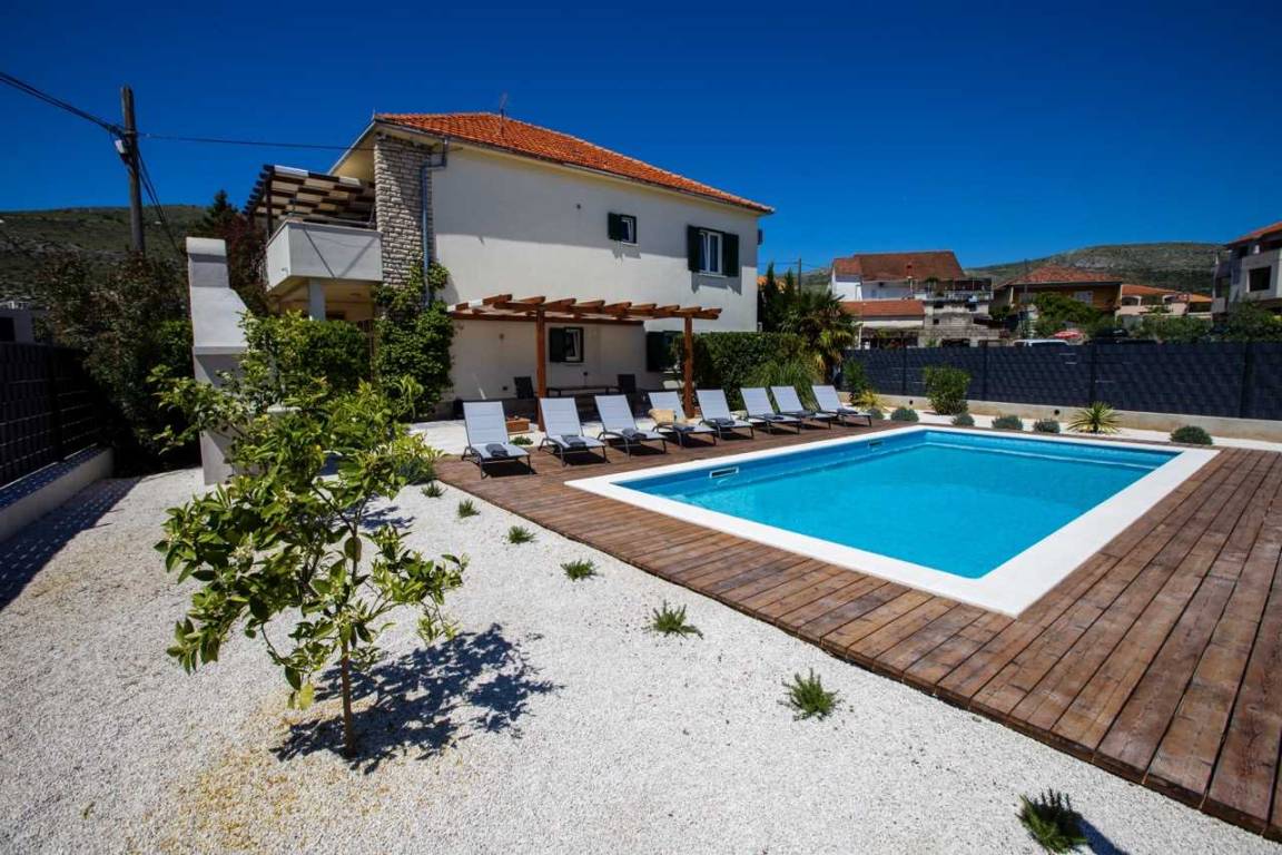 200 M² Villa ∙ 4 Schlafzimmer ∙ 8 Gäste - Trogir