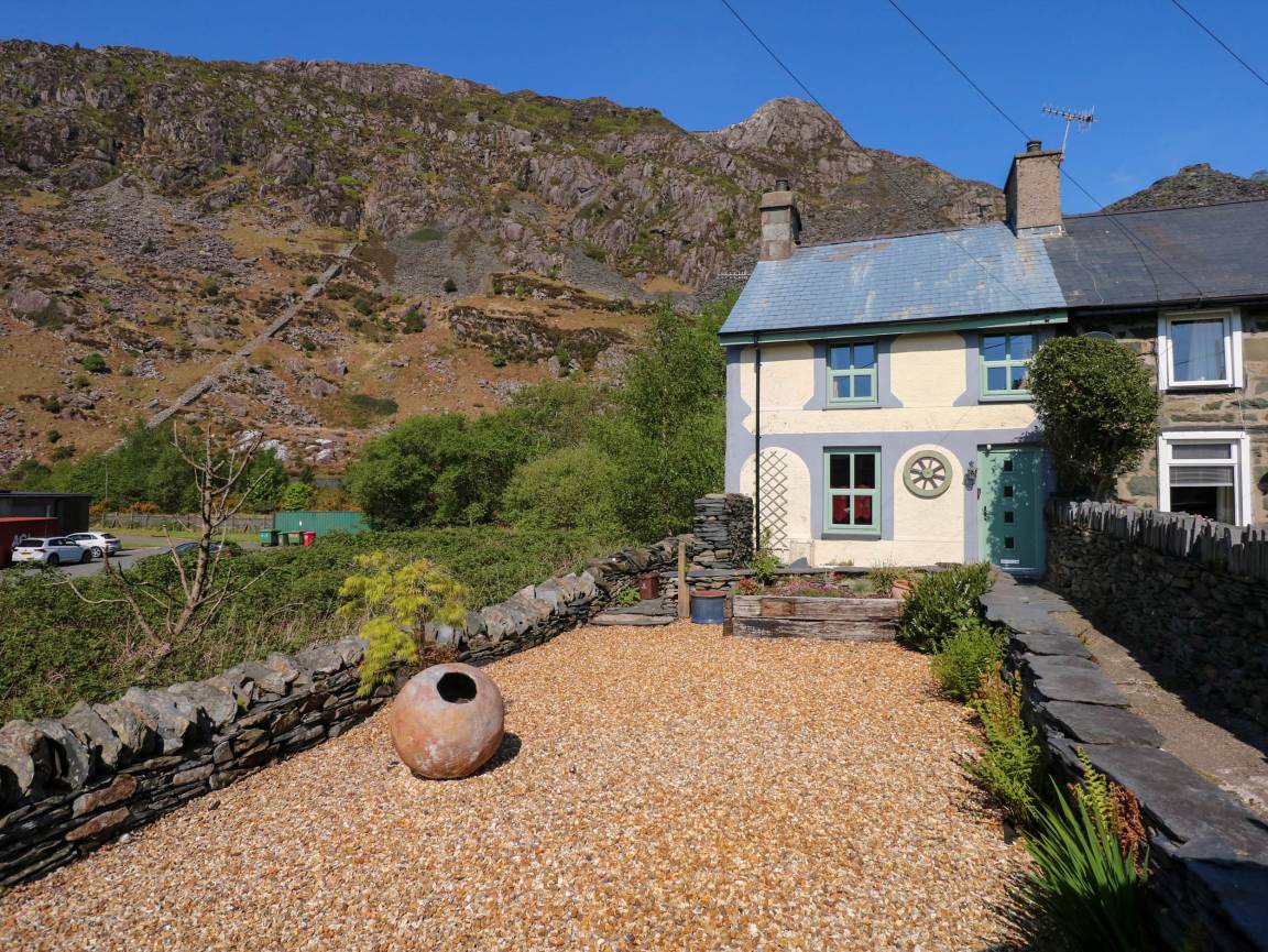 Cottage ∙ 2 Bedrooms ∙ 4 Guests - Blaenau Ffestiniog