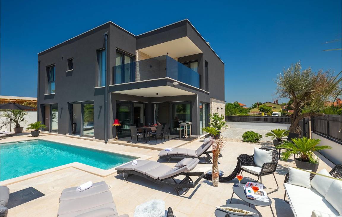270 M² House ∙ 4 Bedrooms ∙ 8 Guests - Rovinj