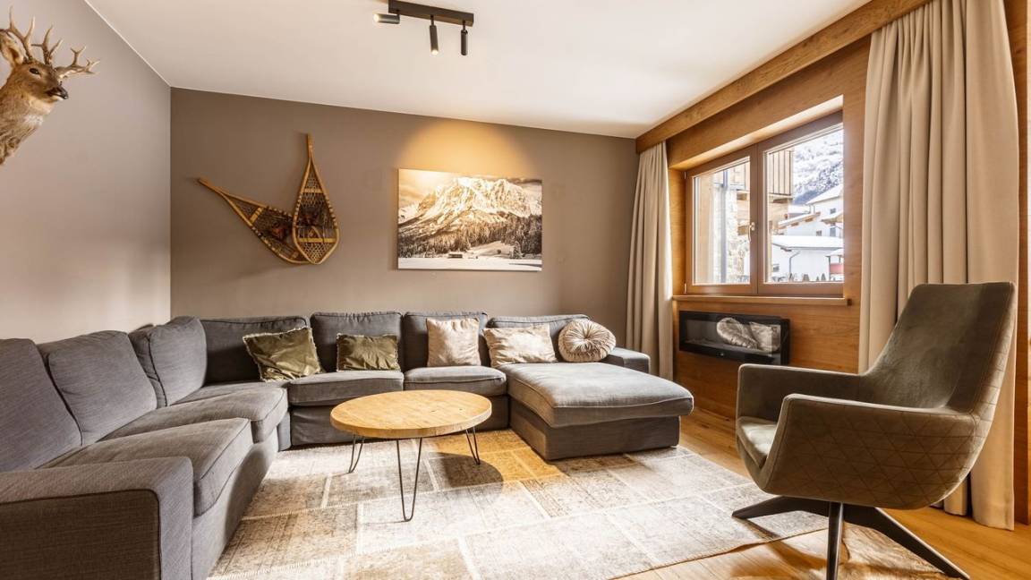 136 M² Ferienhaus ∙ 4 Schlafzimmer ∙ 8 Gäste - Ehrwald