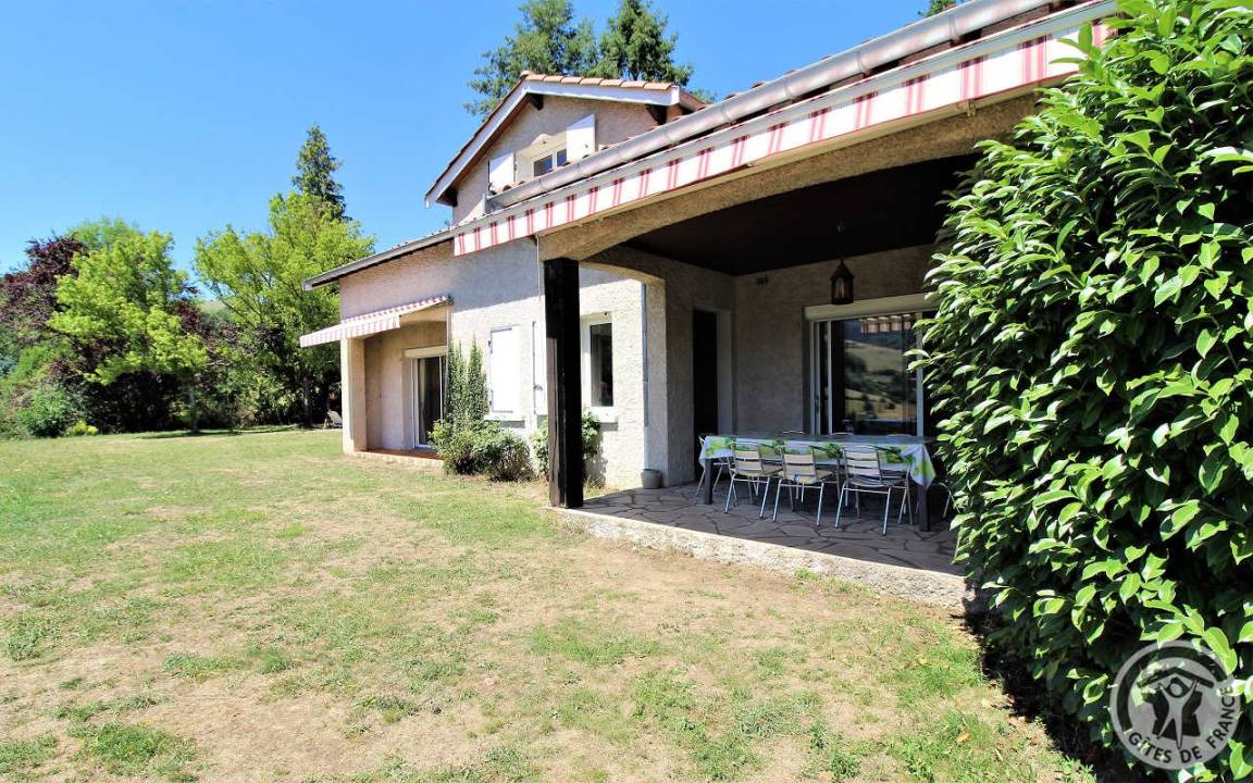 175 M² Gîte ∙ 4 Chambres ∙ 12 Personnes - Tarare