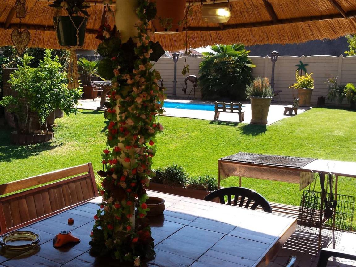 12 M² Bed And Breakfast ∙ 6 Bedrooms ∙ 2 Guests - Carletonville