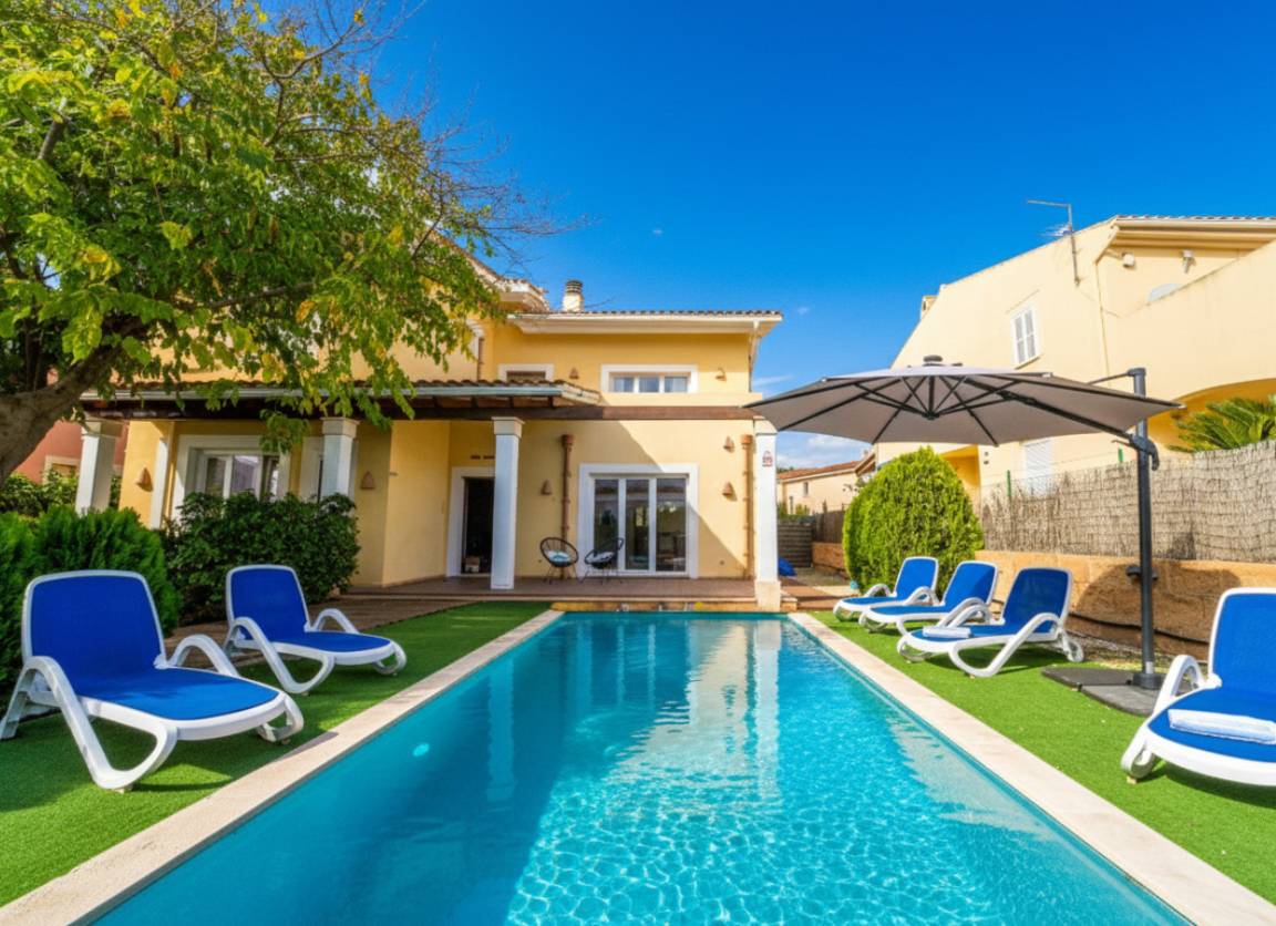 241 M² House ∙ 4 Bedrooms ∙ 8 Guests - Alcúdia