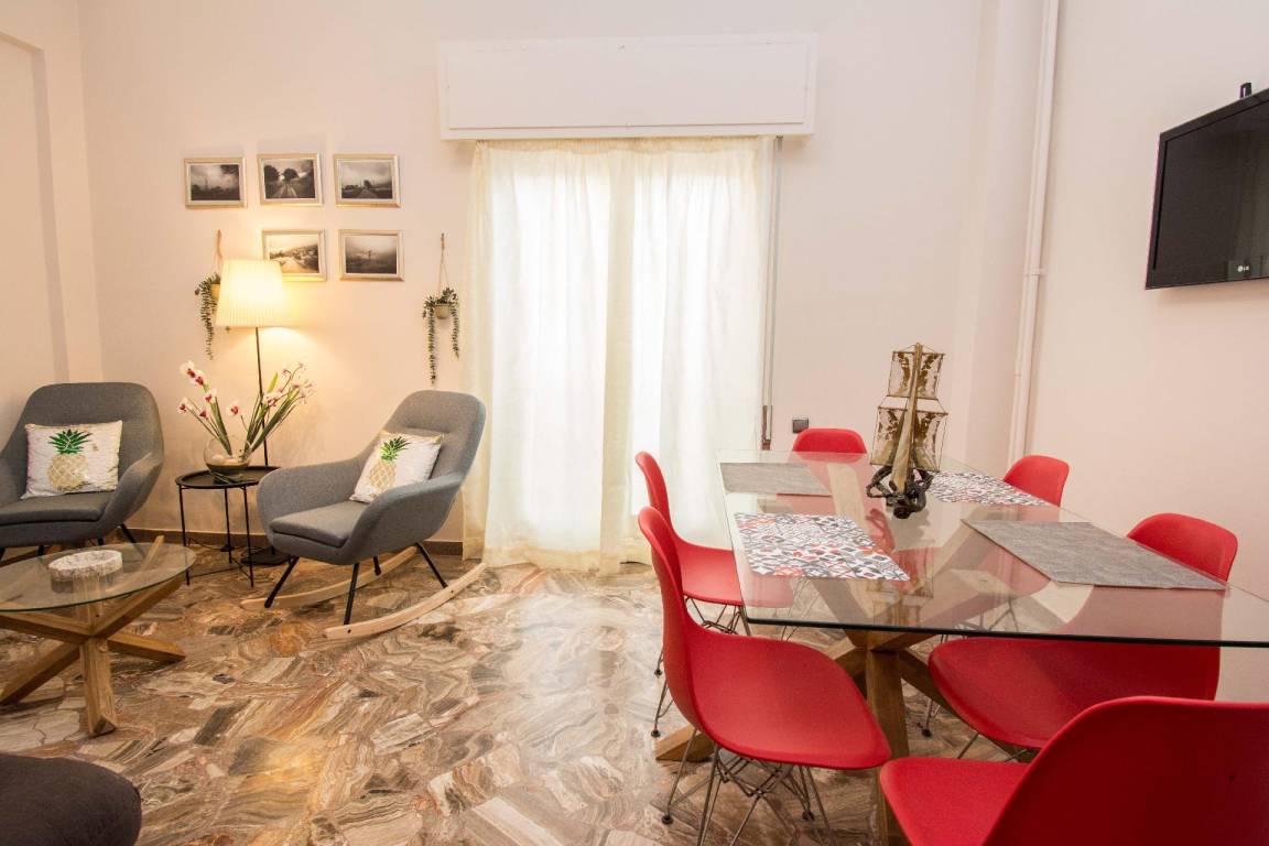 75 M² House ∙ 2 Bedrooms ∙ 5 Guests - Heraklion