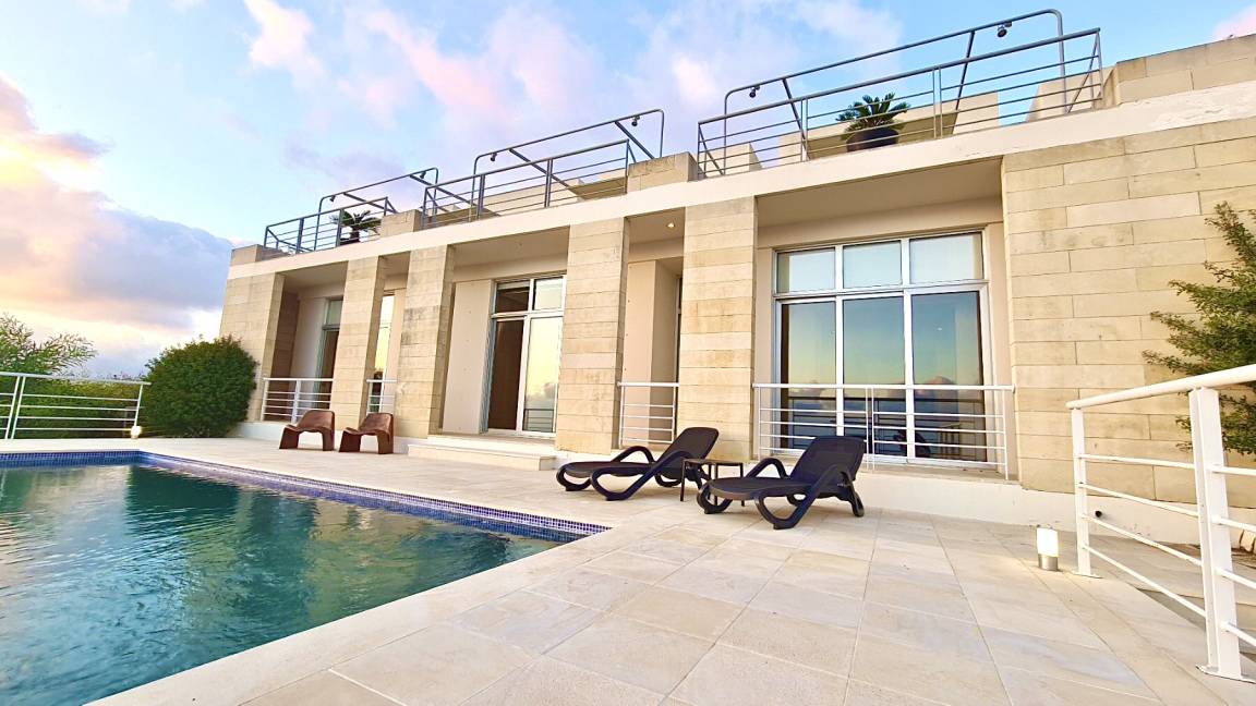 250 M² Villa ∙ 5 Bedrooms ∙ 10 Guests - Пафос