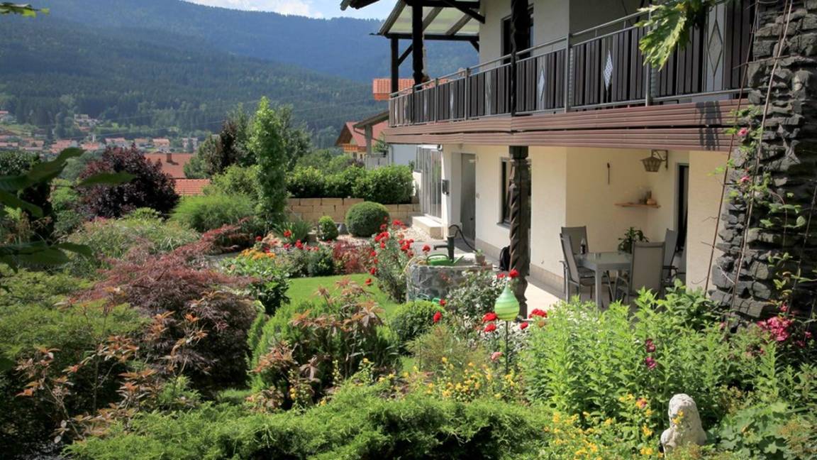 90 M² Ferienwohnung ∙ 2 Schlafzimmer ∙ 4 Gäste - Furth im Wald