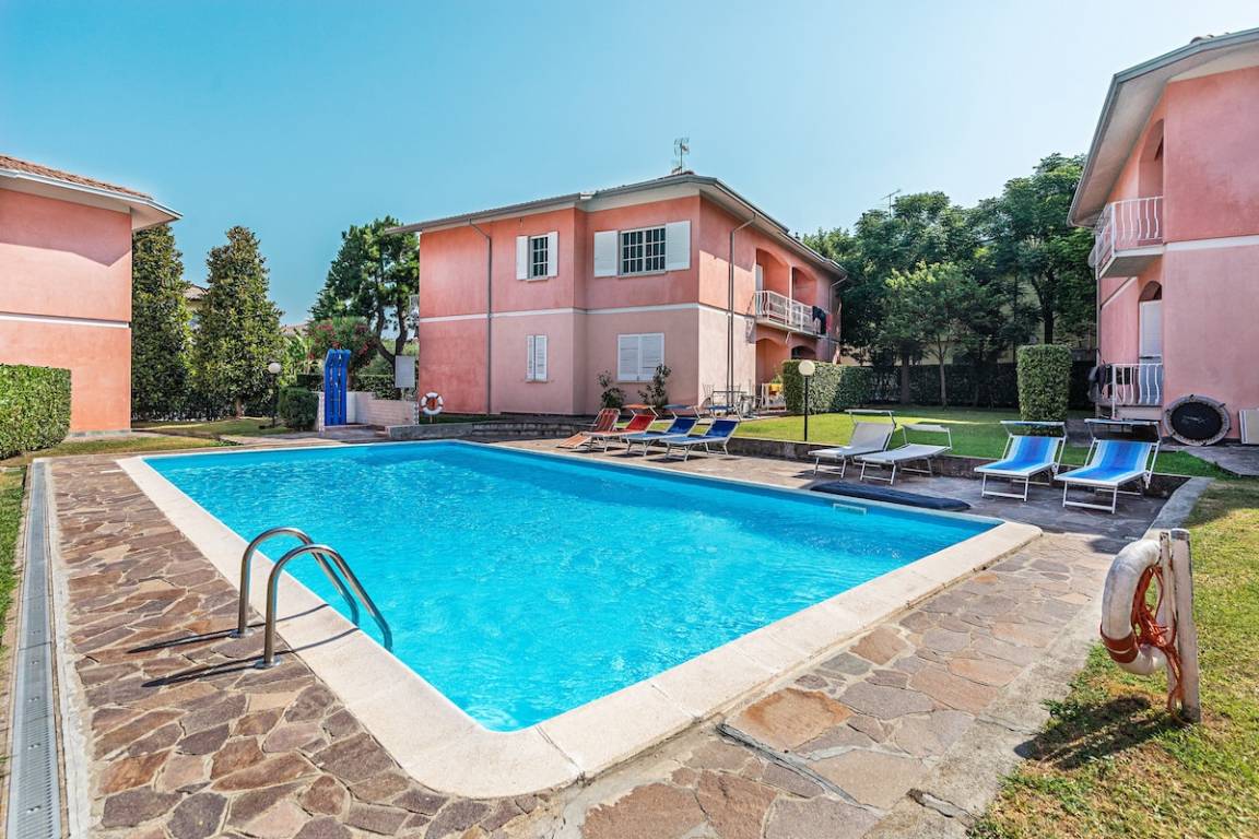 75 M² Ferienwohnung ∙ 2 Schlafzimmer ∙ 6 Gäste - Sirmione