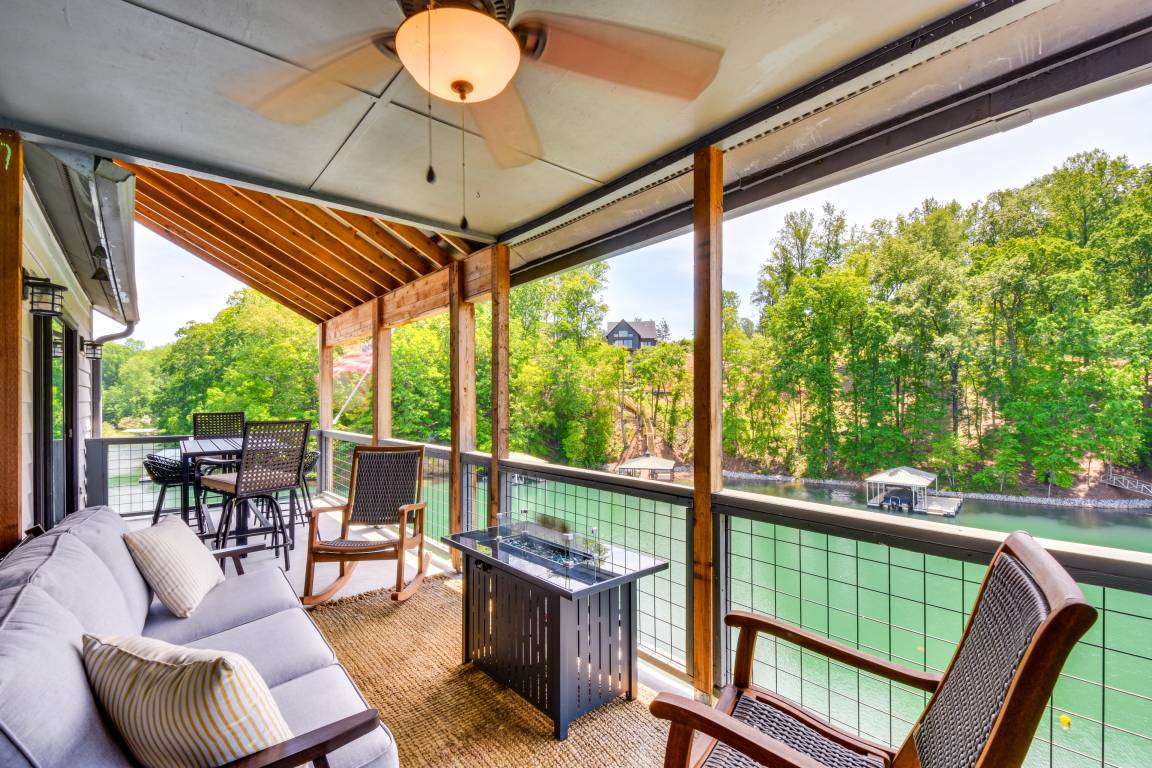 104 M² Apartment ∙ 2 Bedrooms ∙ 6 Guests - Clemson