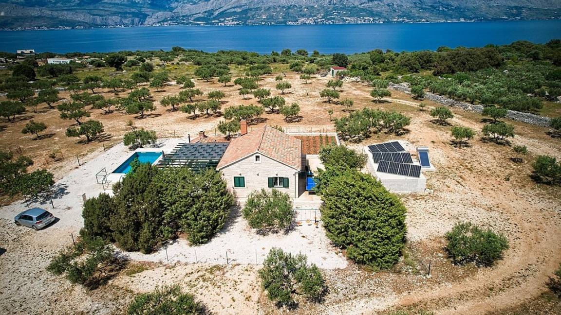 60 M² Ferienhaus ∙ 2 Schlafzimmer ∙ 5 Gäste - Postira