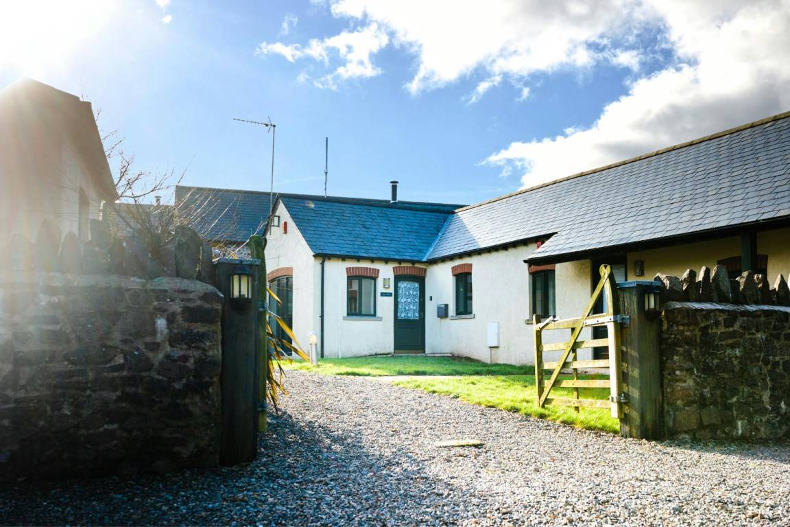97 M² Cottage ∙ 2 Bedrooms ∙ 4 Guests - Little Haven