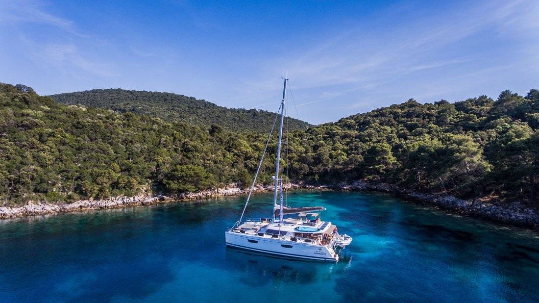 15 M² Houseboat ∙ 6 Bedrooms ∙ 12 Guests - Croatia