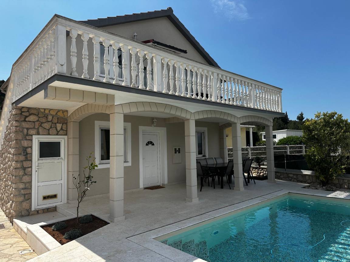 140 M² House ∙ 6 Bedrooms ∙ 8 Guests - Šibenik, Croatie