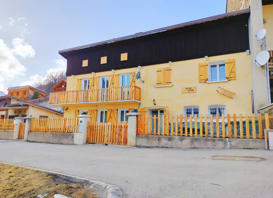 70 M² Cottage ∙ 2 Bedrooms ∙ 5 Guests - Alps