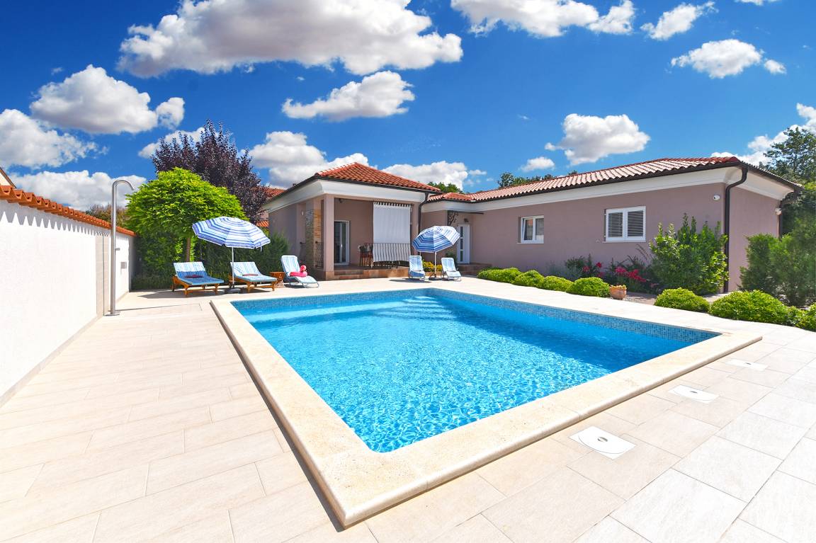 134 M² Maison De Vacances ∙ 3 Chambres ∙ 8 Personnes - Pula