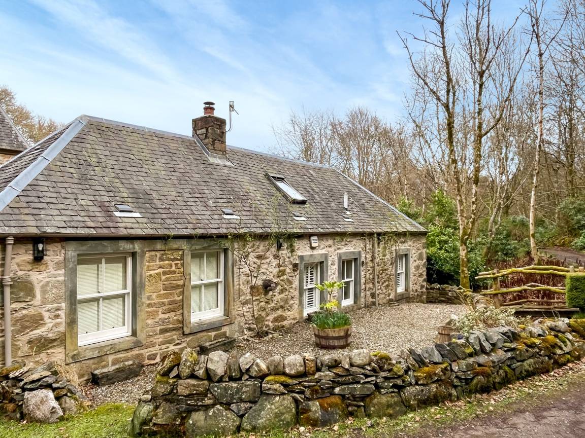 Cottage ∙ 2 Bedrooms ∙ 4 Guests - Dunkeld