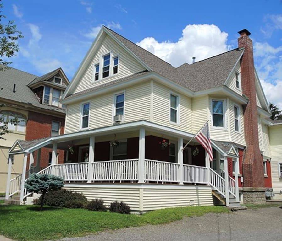 557 M² Maison De Vacances ∙ 12 Chambres ∙ 24 Personnes - Oneonta, NY