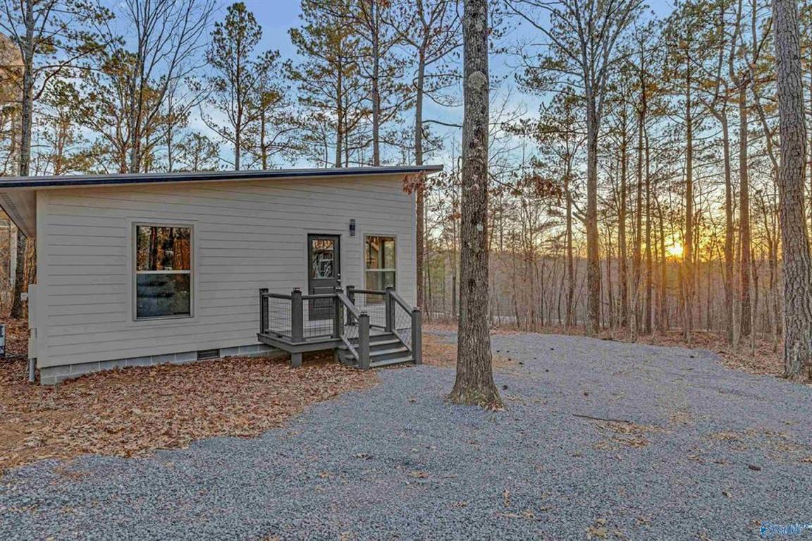 House ∙ 2 Bedrooms ∙ 6 Guests - Mentone, AL