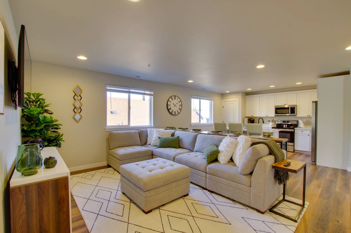 155 M² Apartment ∙ 3 Bedrooms ∙ 8 Guests - Monroe, WA