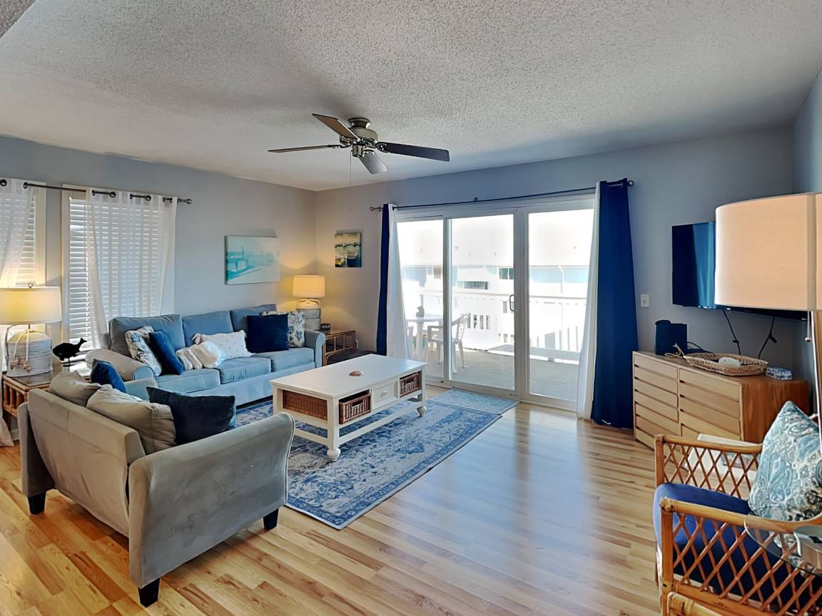 79 M² Condo ∙ 2 Bedrooms ∙ 6 Guests - Carolina Beach, NC