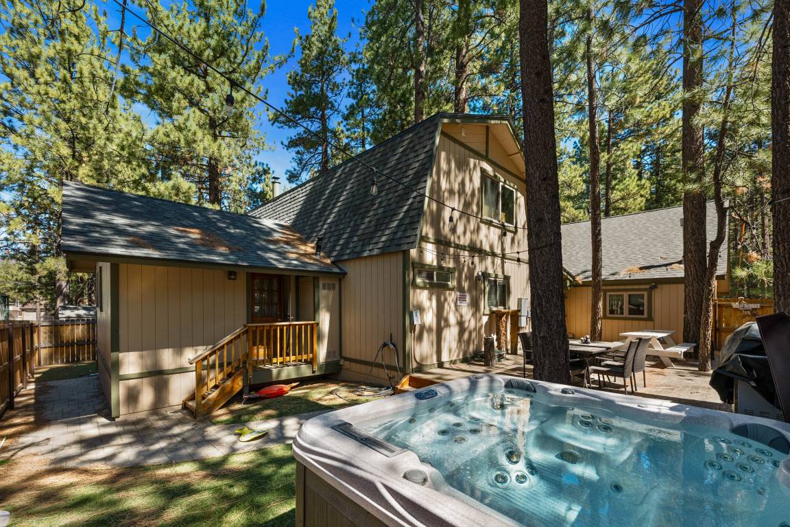 198 M² House ∙ 4 Bedrooms ∙ 10 Guests - Big Bear Lake, CA