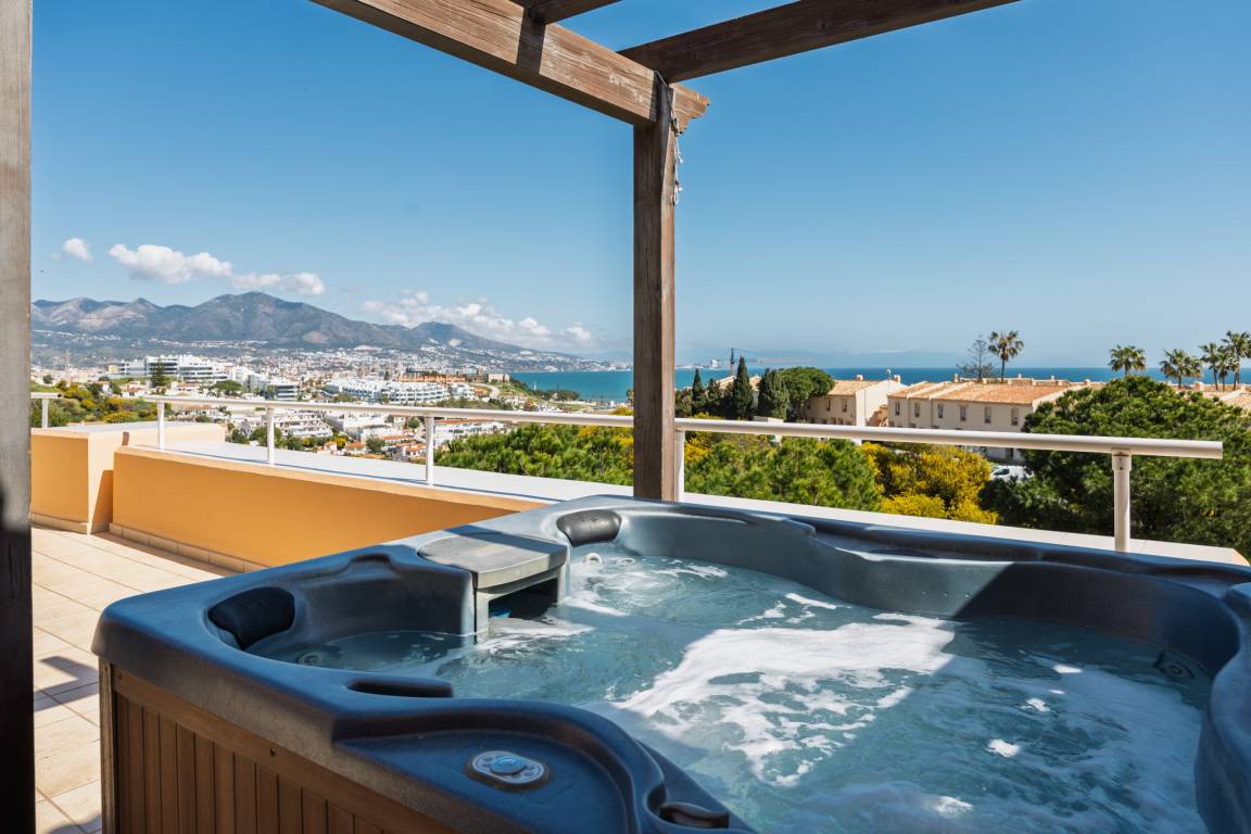 95 M² Apartment ∙ 2 Bedrooms ∙ 6 Guests - Fuengirola