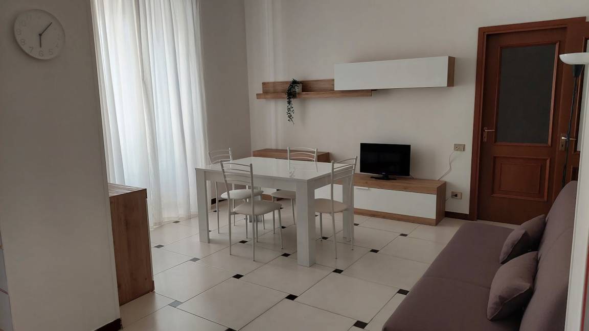 90 M² Apartamento ∙ 2 Habitaciones ∙ 2 Huéspedes - Capua