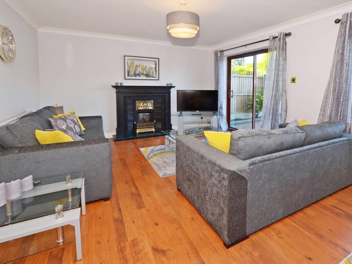 Cottage ∙ 4 Bedrooms ∙ 7 Guests - Stoke-on-Trent